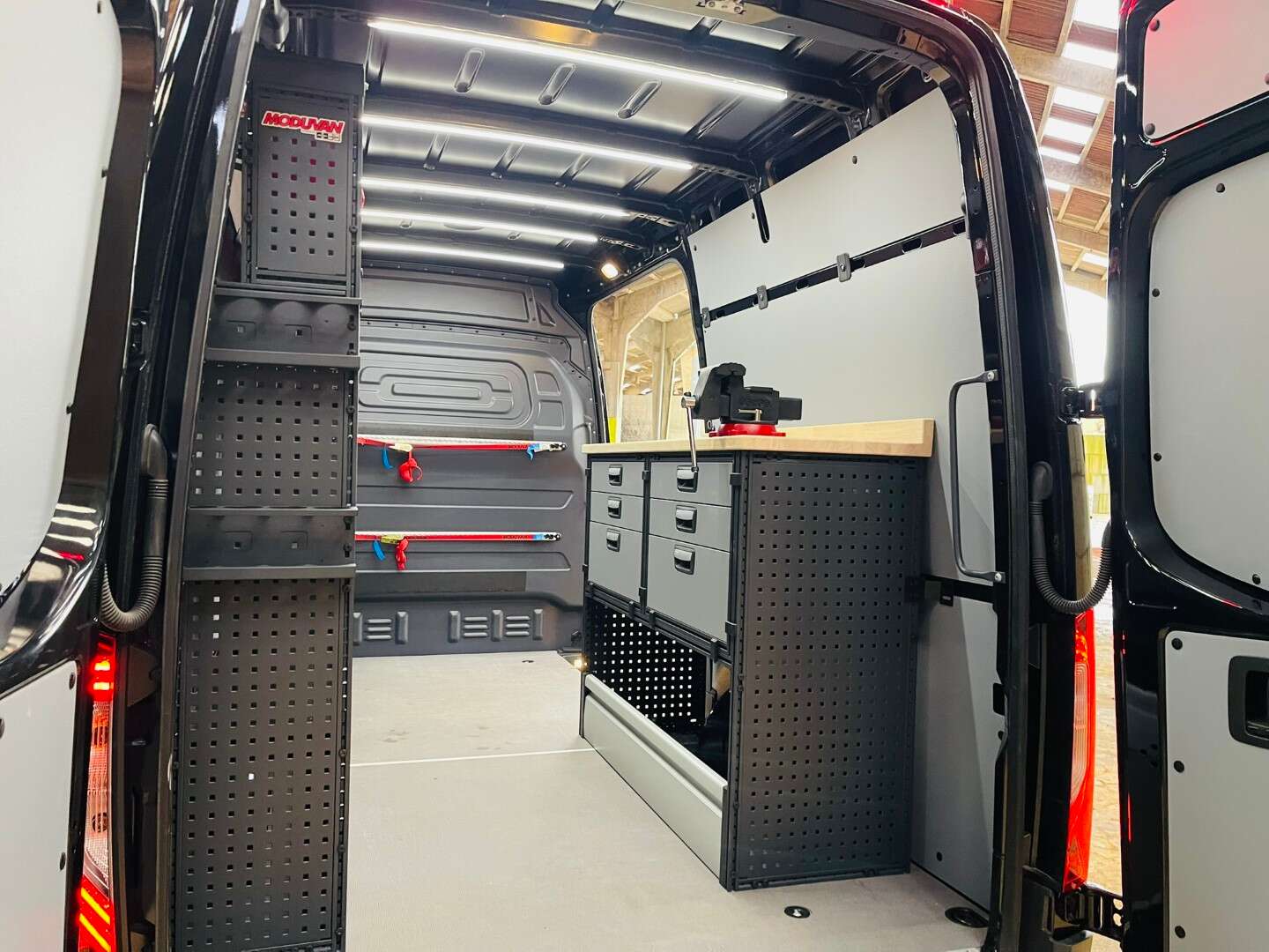 FortyTwo Mechanics - Mercedes Sprinter | Alle Realisaties